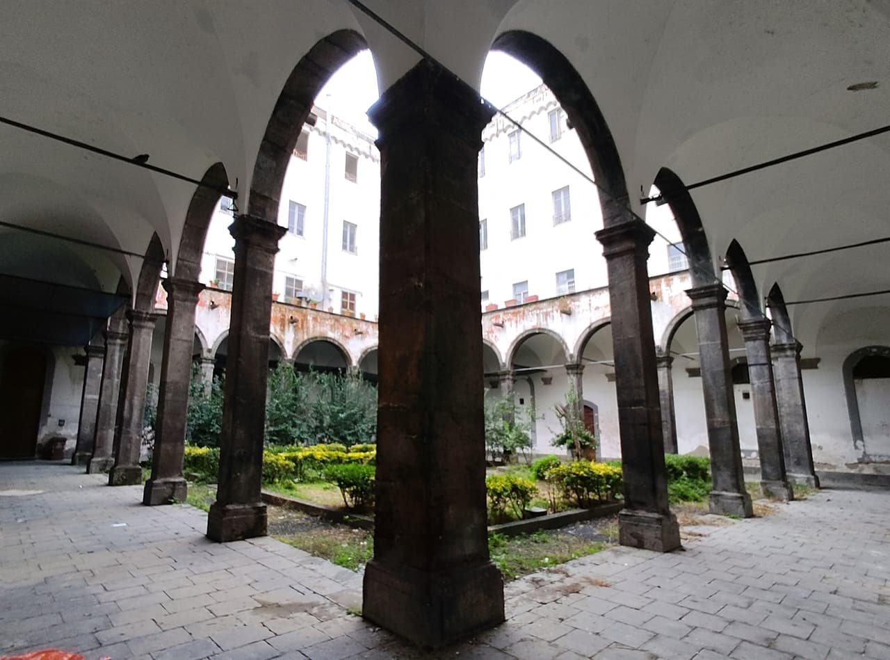 Napoli. Il chiostro nascosto di Sant'Eligio - ècampania