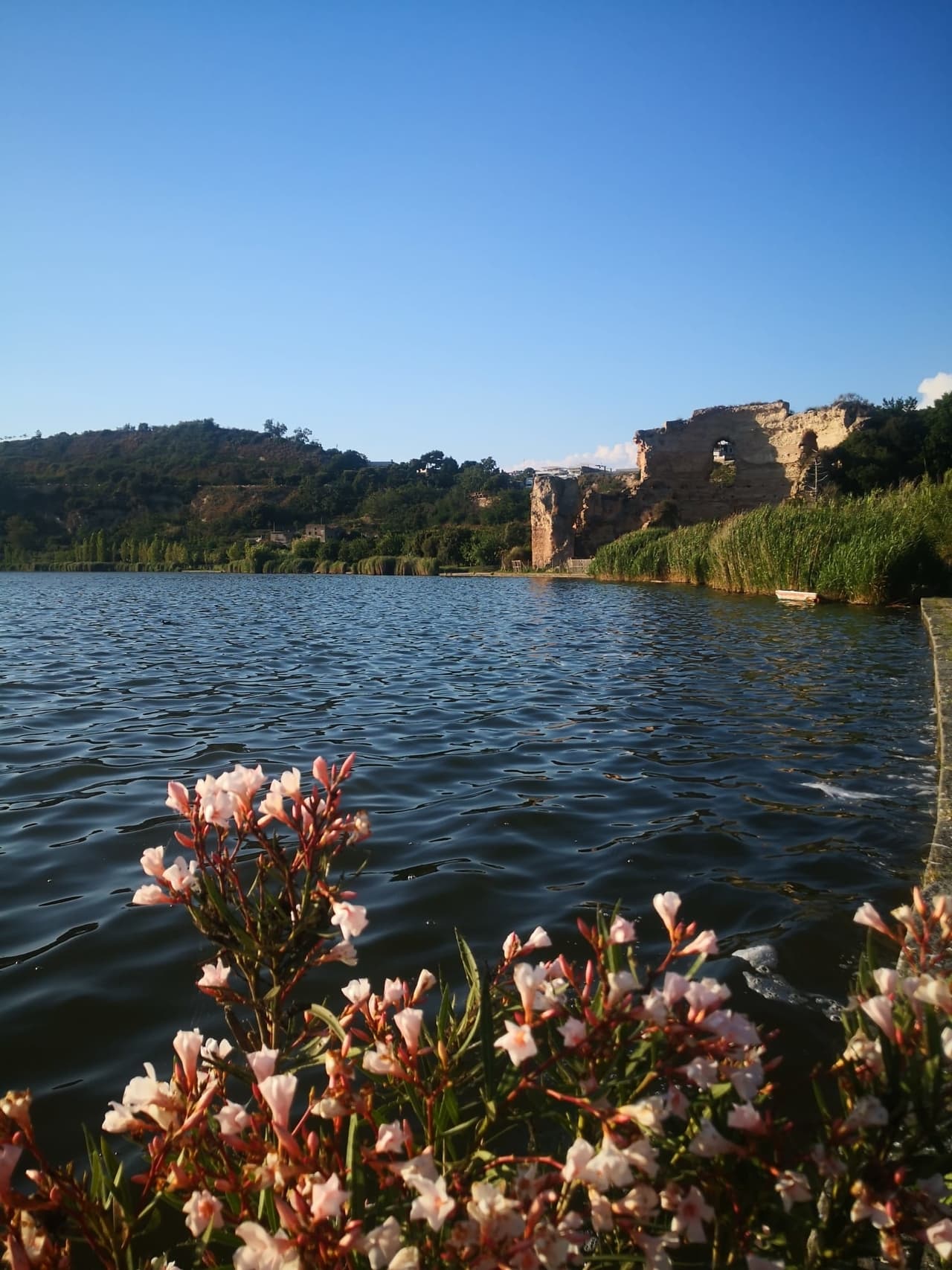 Il Lago d'Averno e la falanghina - ècampania